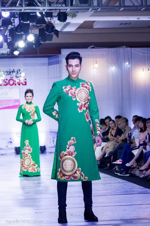 Cam Người Mẫu